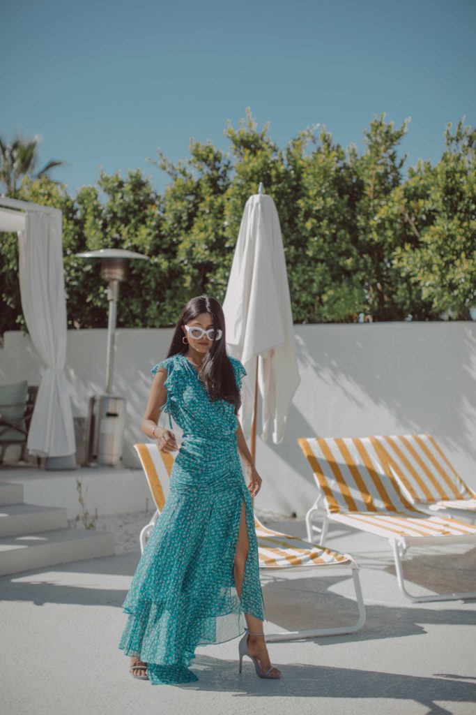 PALM SPRINGS GLAM - Walk In Wonderland